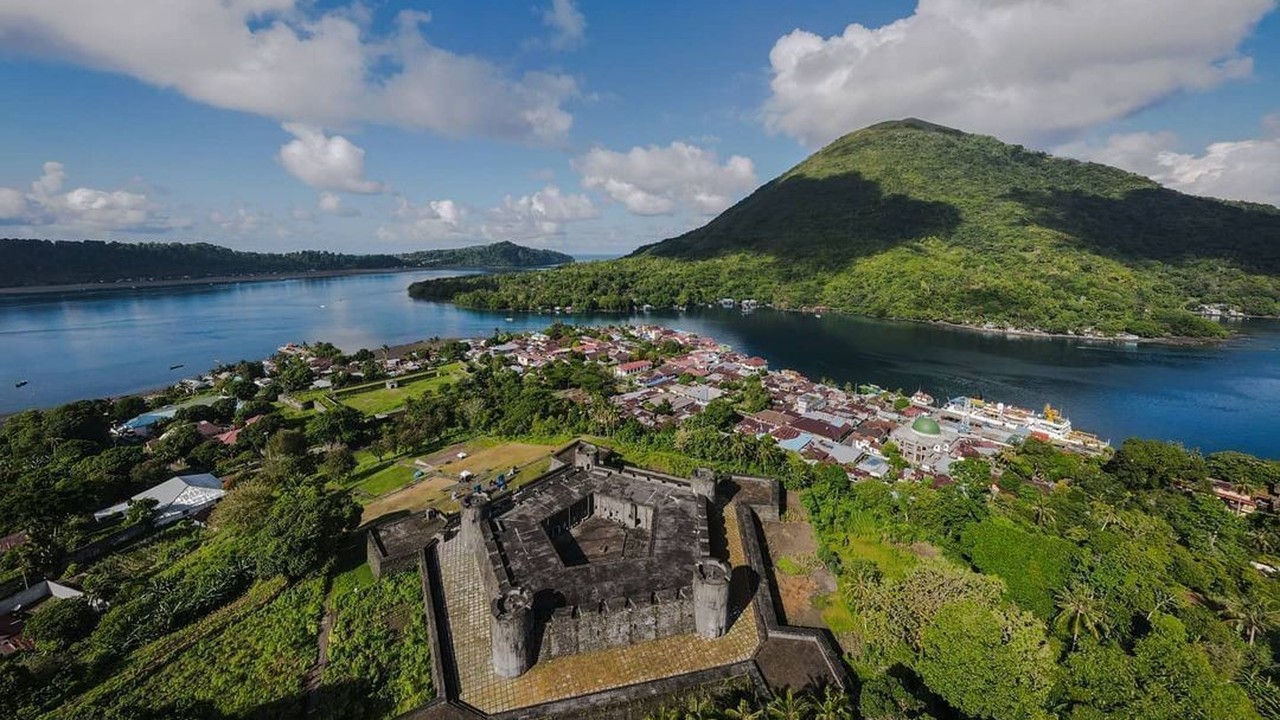 Streaming Tips Mengambil Gambar di Belgica Banda Neira, Benteng ...