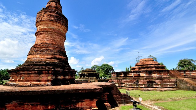 Candi Muara Takus di Provinsi Riau. - Vidio.com